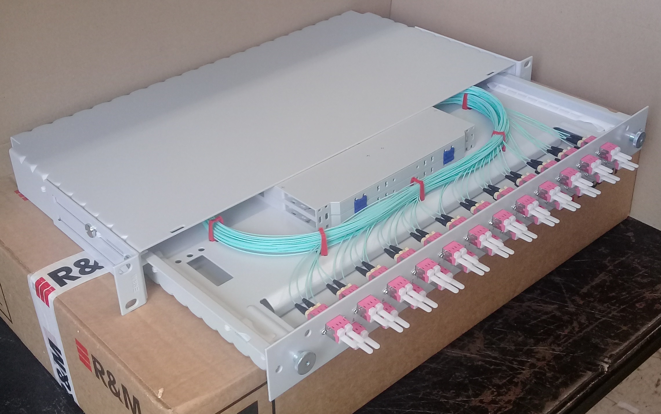 19" 1U Patch Panel FO 24XLC-duplex OM4 - CSU
